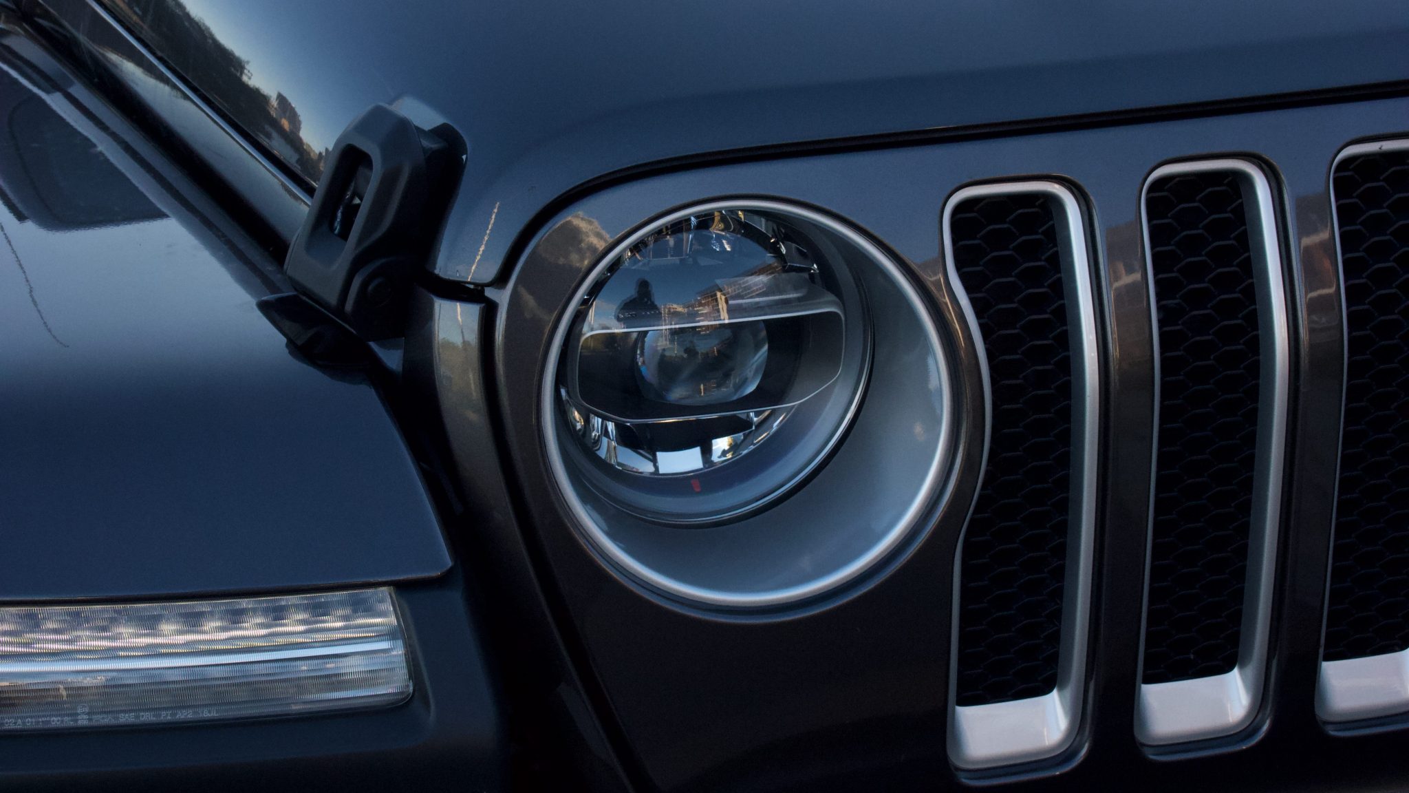 2020 Jeep Wrangler Overland Review: the Most Capable SUV? | DiscoverAuto
