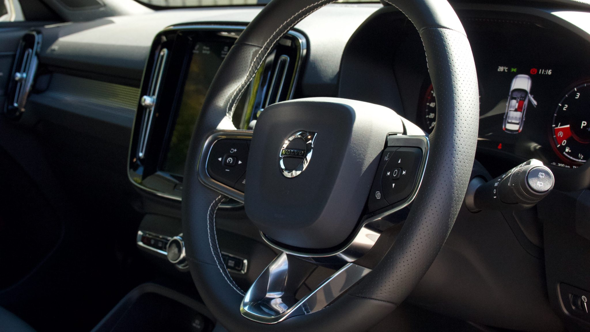 2020 Volvo XC40 T5 R-Design Review: SUVs Don't Get Better | DiscoverAuto