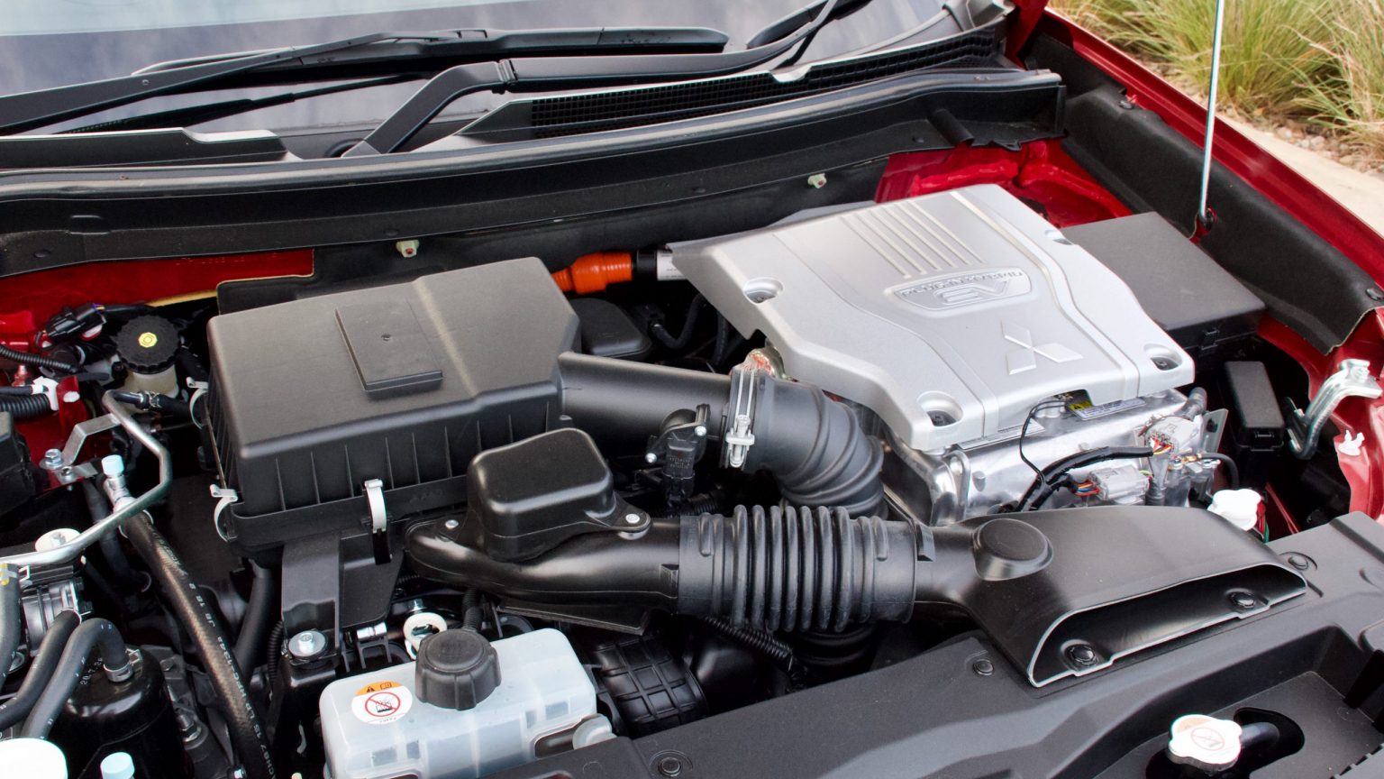 2021 Mitsubishi Outlander PHEV GSR Review: Bilstein Bus | DiscoverAuto