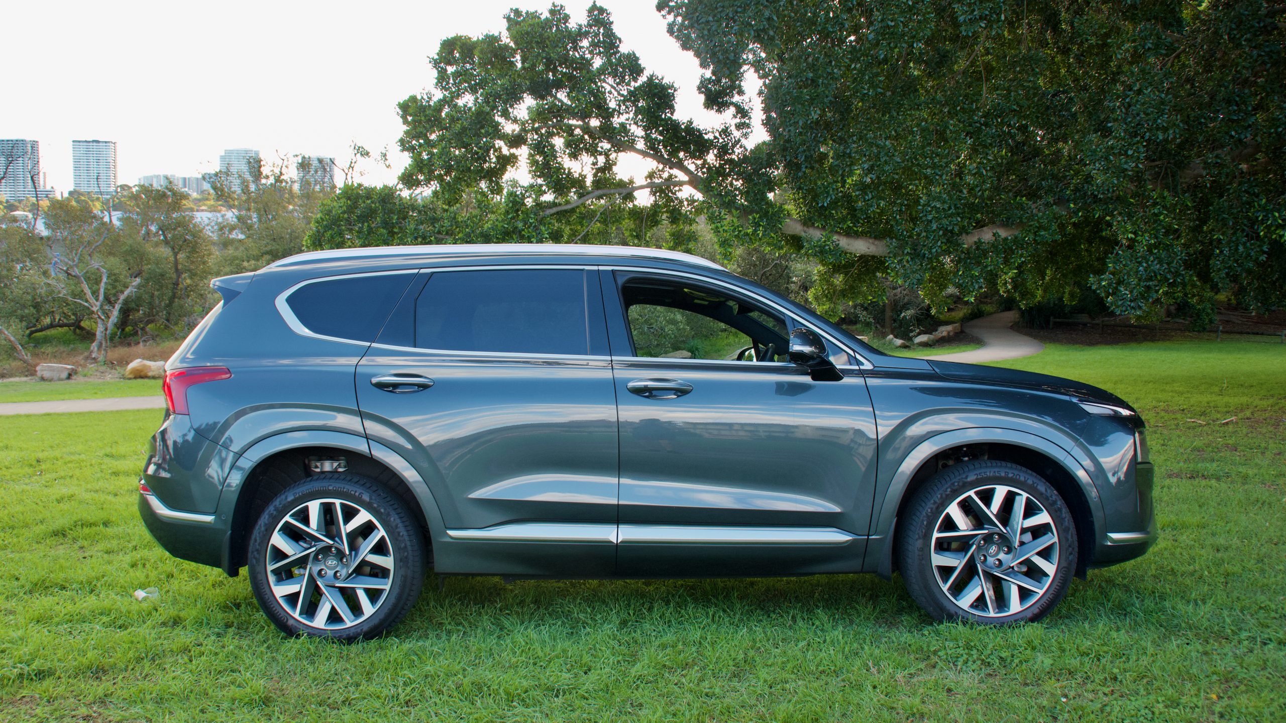2021 Hyundai Santa Fe Highlander Diesel AWD Review | DiscoverAuto