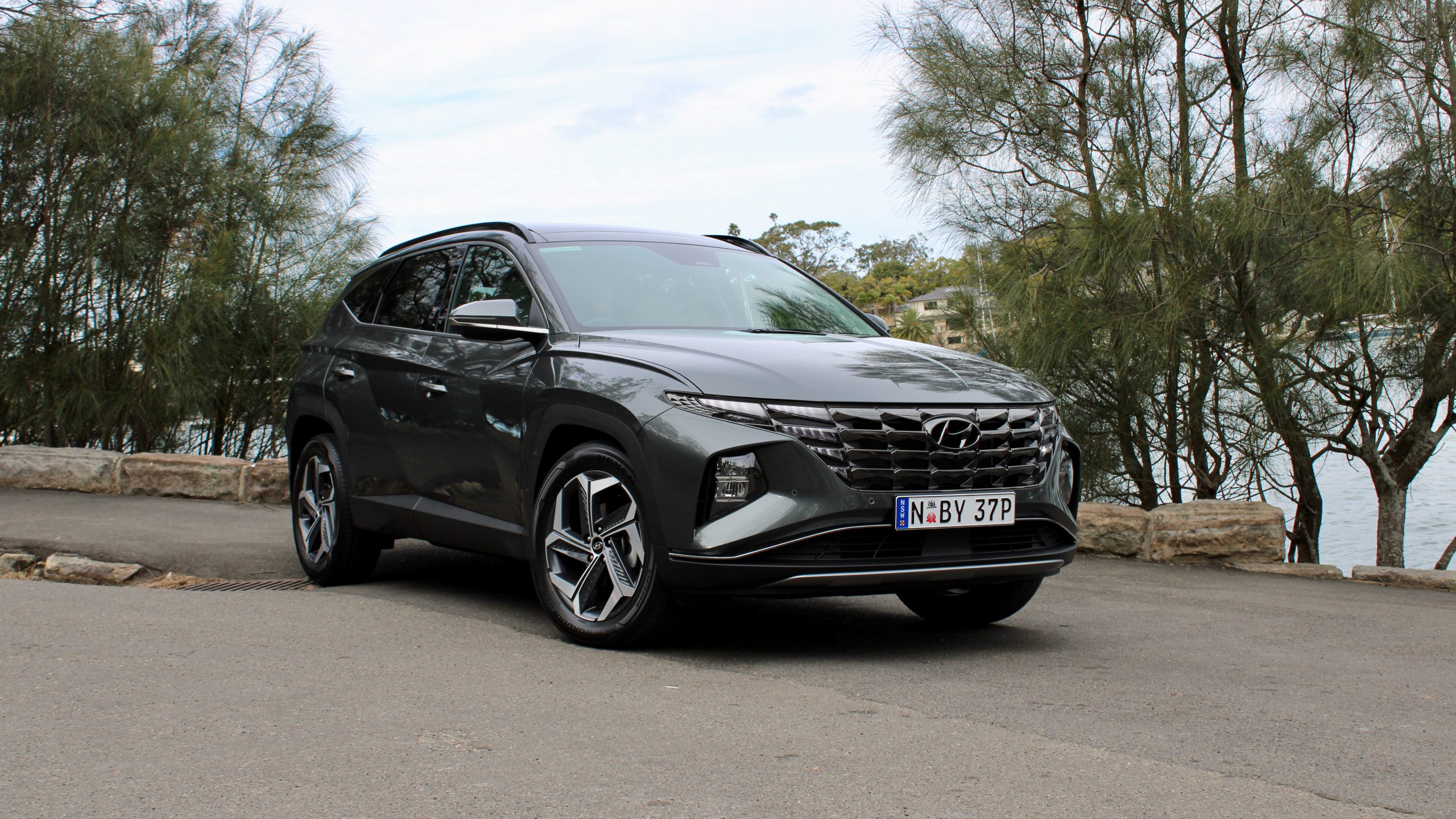 2021 Hyundai Tucson Highlander 2.0L 2WD Review | DiscoverAuto