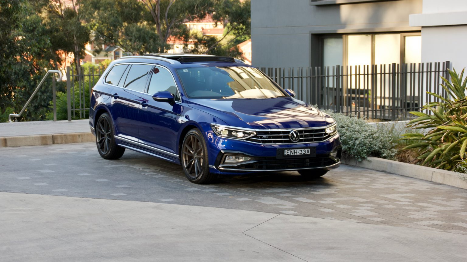 2021 Volkswagen Passat 206TSI R-Line Review | DiscoverAuto