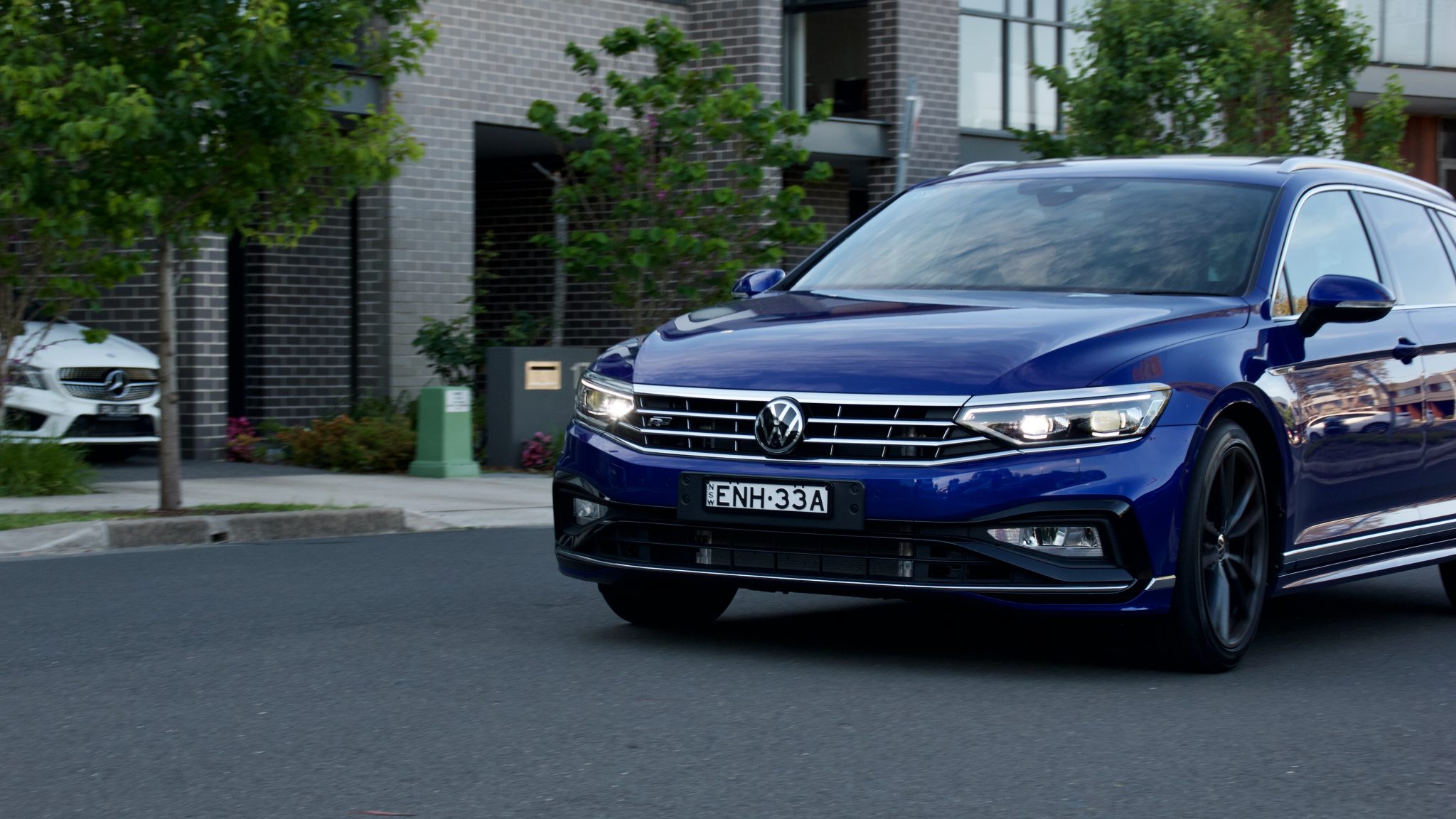2021 Volkswagen Passat 206TSI R-Line Review | DiscoverAuto