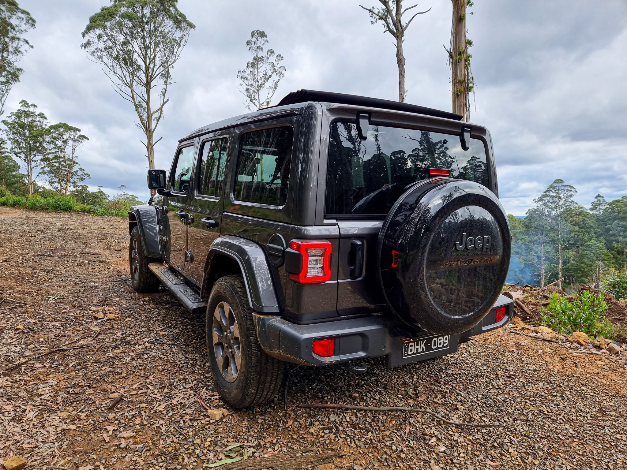 2021 Jeep Wrangler Overland Unlimited Off-Road Review | DiscoverAuto