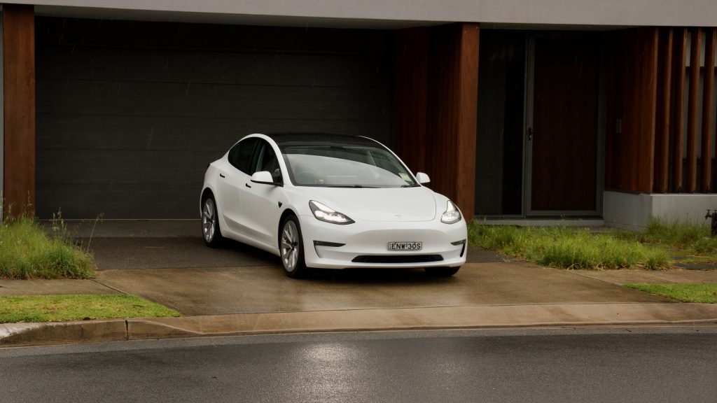 2022 Tesla Model 3 Long Range AWD Review | DiscoverAuto