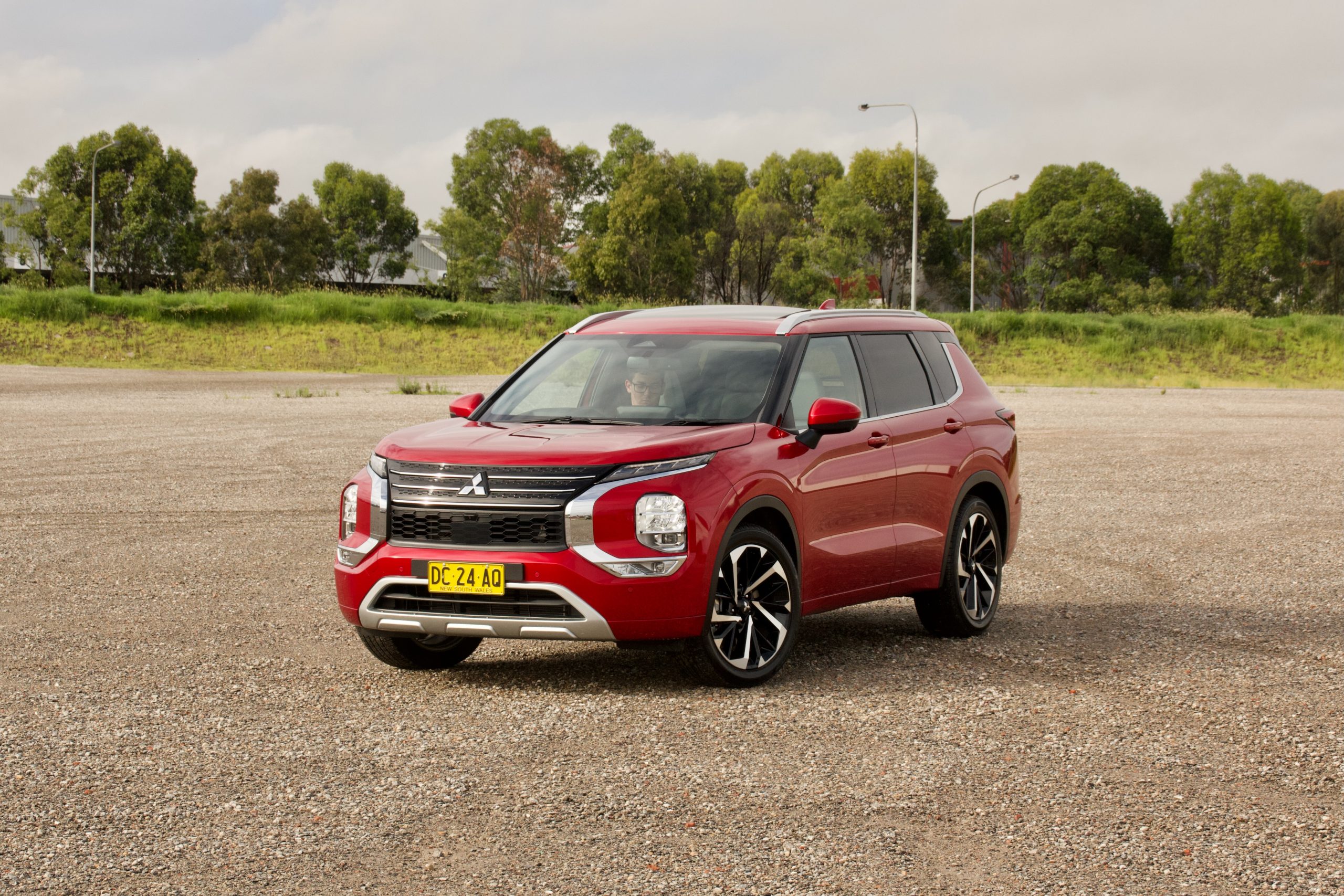 2022 Mitsubishi Outlander Exceed Review | DiscoverAuto