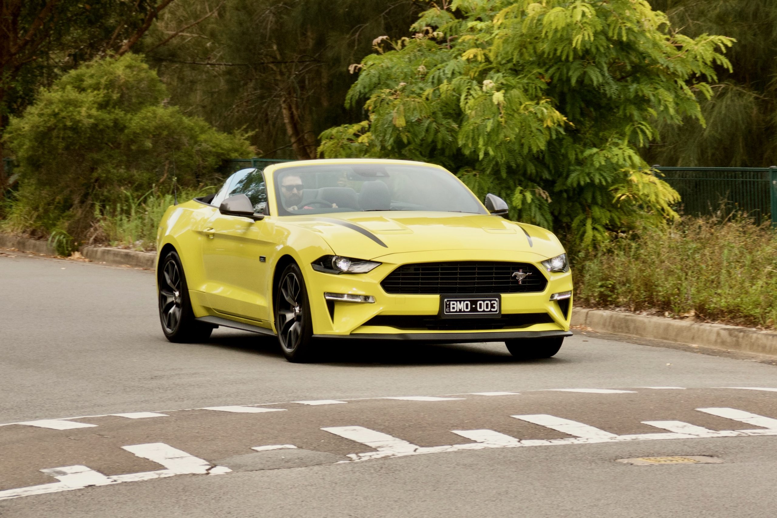 Mustang 2022 Yellow Convertible