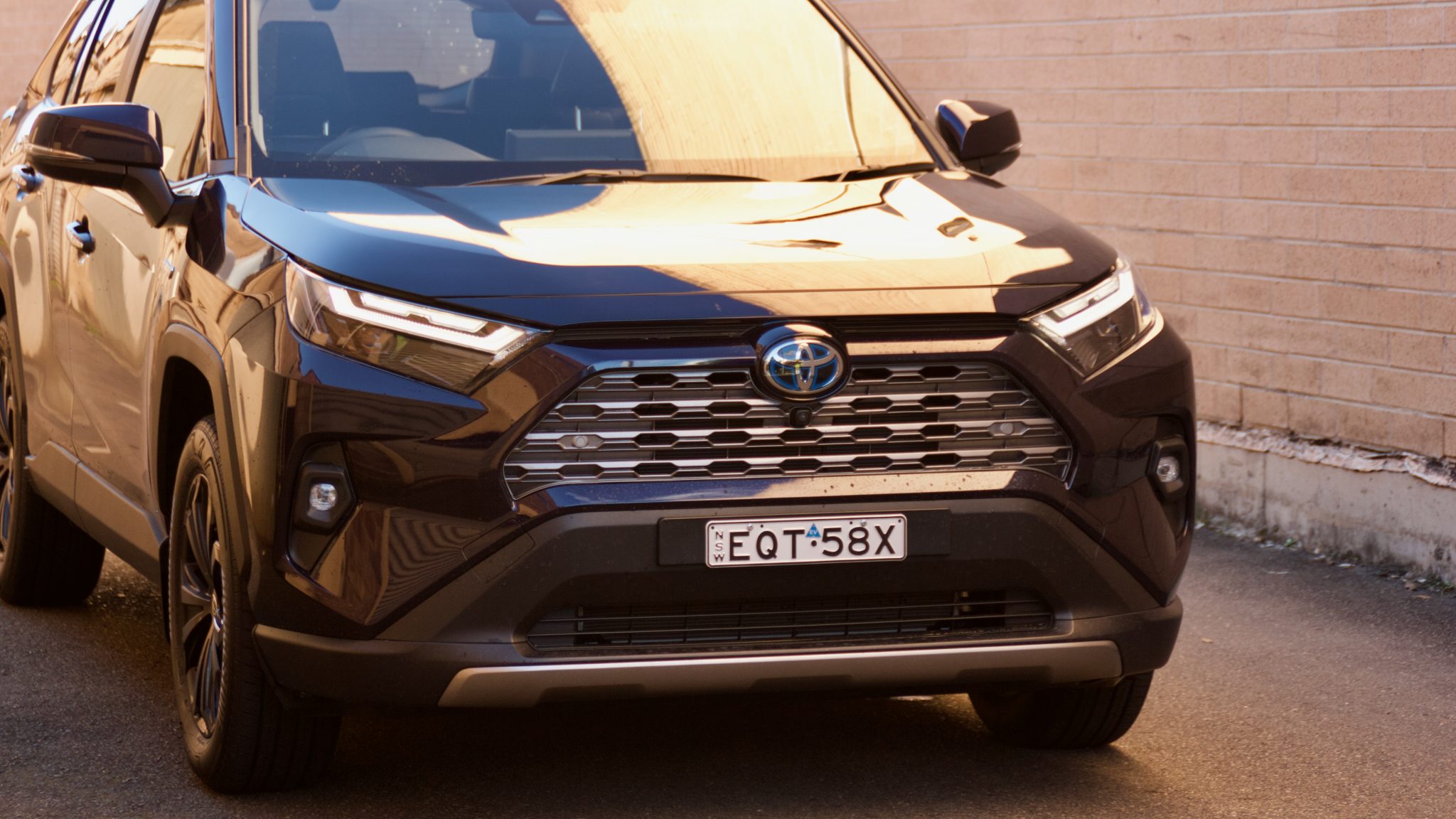 2022 Toyota RAV4 Cruiser Hybrid 2WD Review | DiscoverAuto