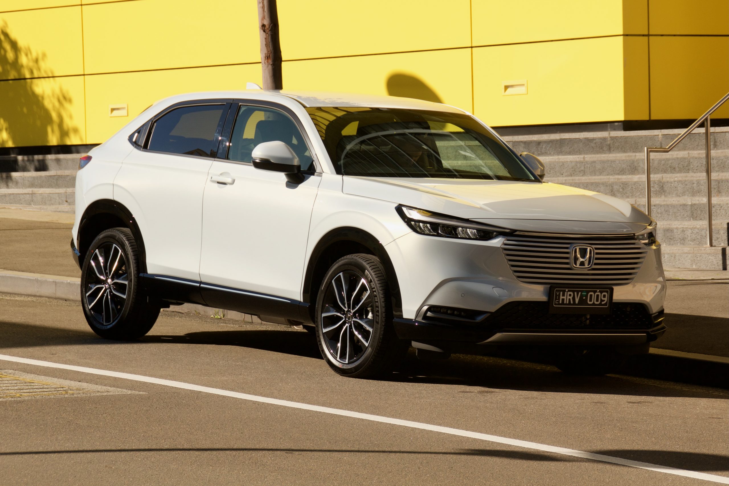 2022 Honda HR-V e:HEV L Hybrid Review | DiscoverAuto