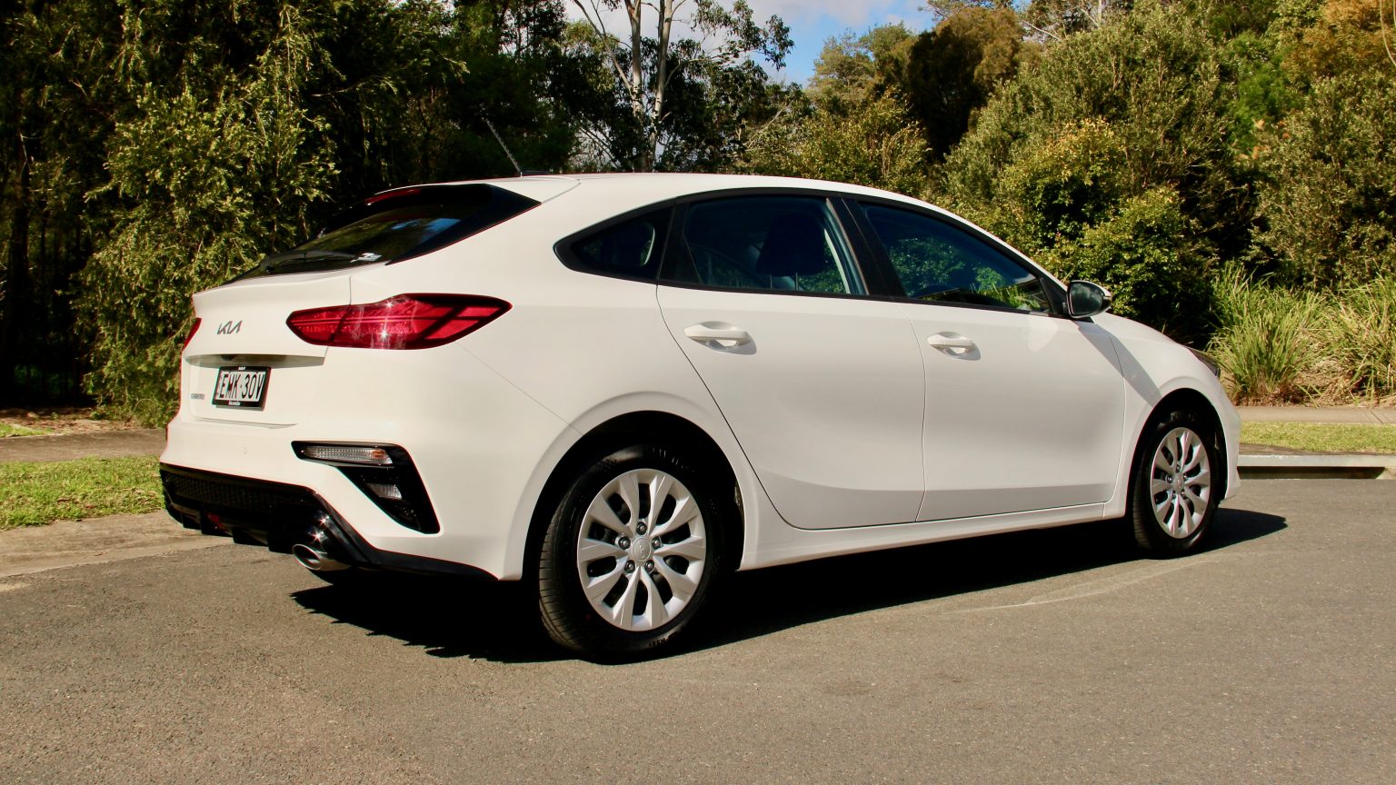 2022 Kia Cerato S Hatchback Safety Pack Review | DiscoverAuto
