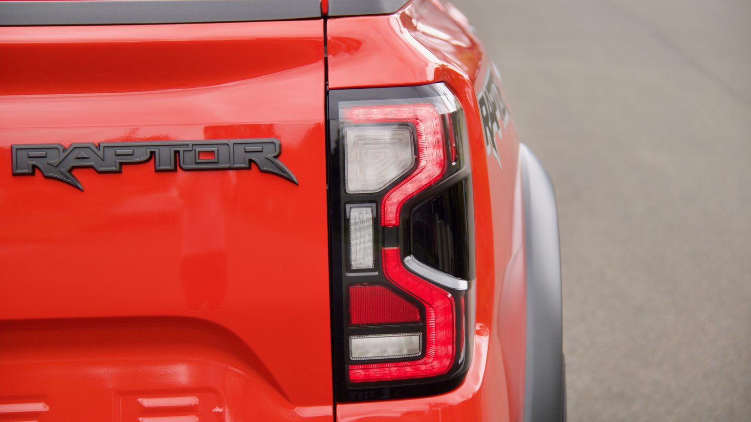 2022 Ford Ranger Raptor Twin-Turbo V6 4x4 Review | DiscoverAuto