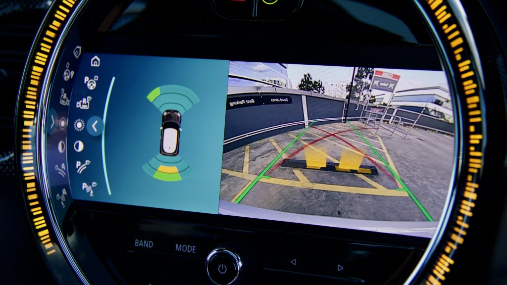 2022 Mini Cooper SE Mini Yours Electric Review | DiscoverAuto