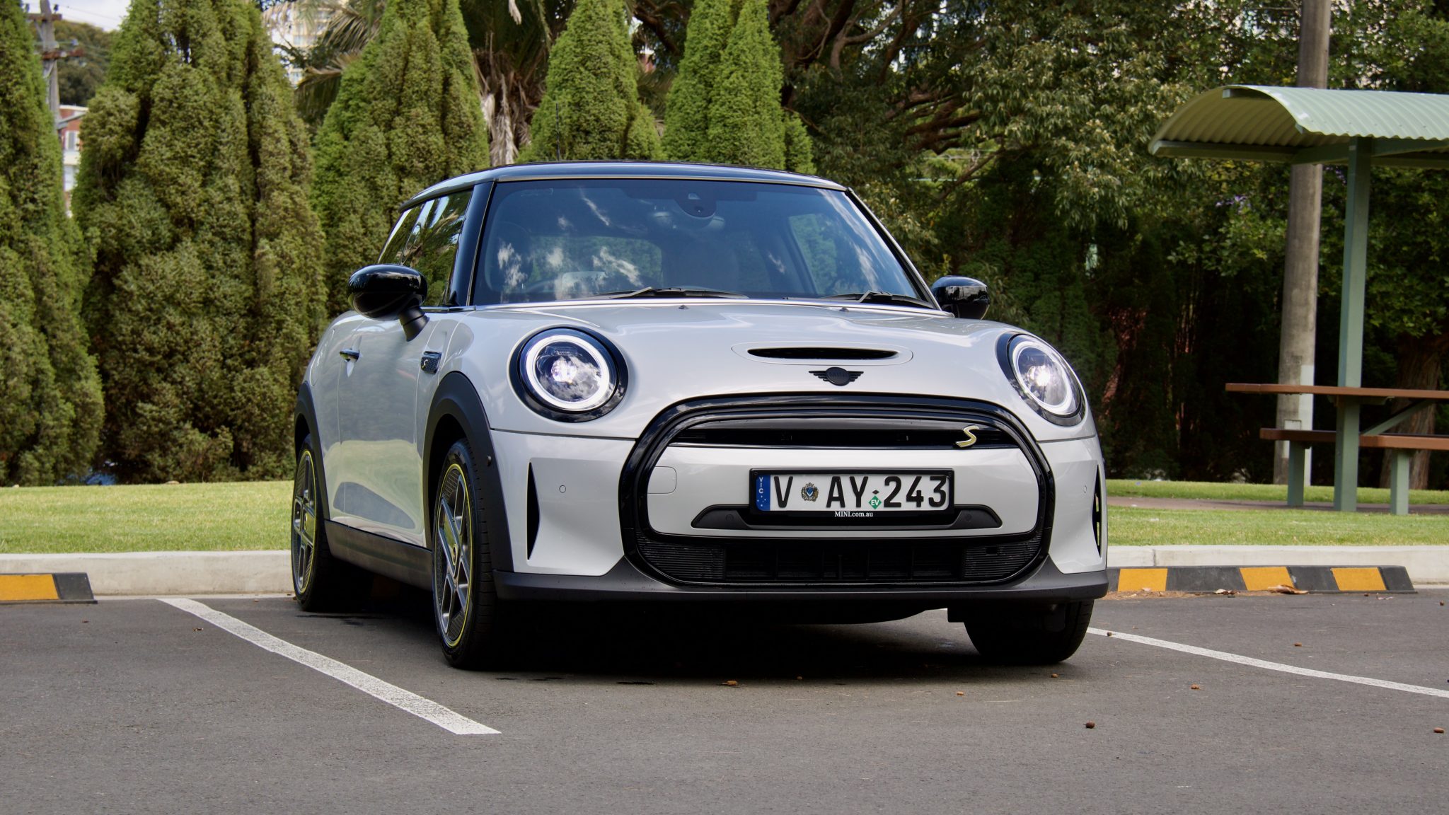 2022 Mini Cooper SE Mini Yours Electric Review | DiscoverAuto