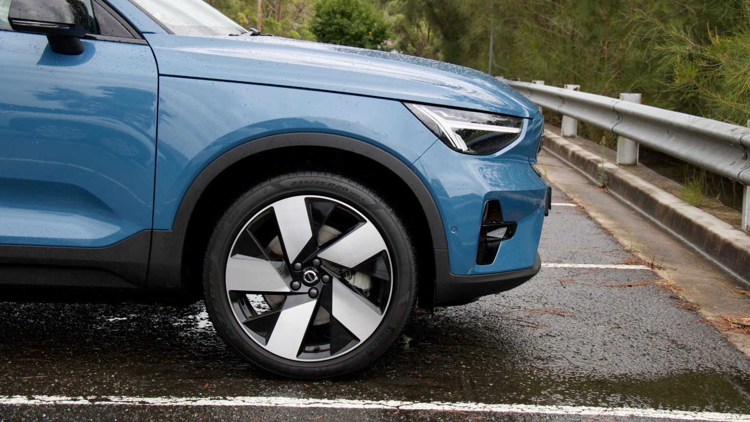 2023 Volvo C40 Recharge Ultimate Twin Review | DiscoverAuto