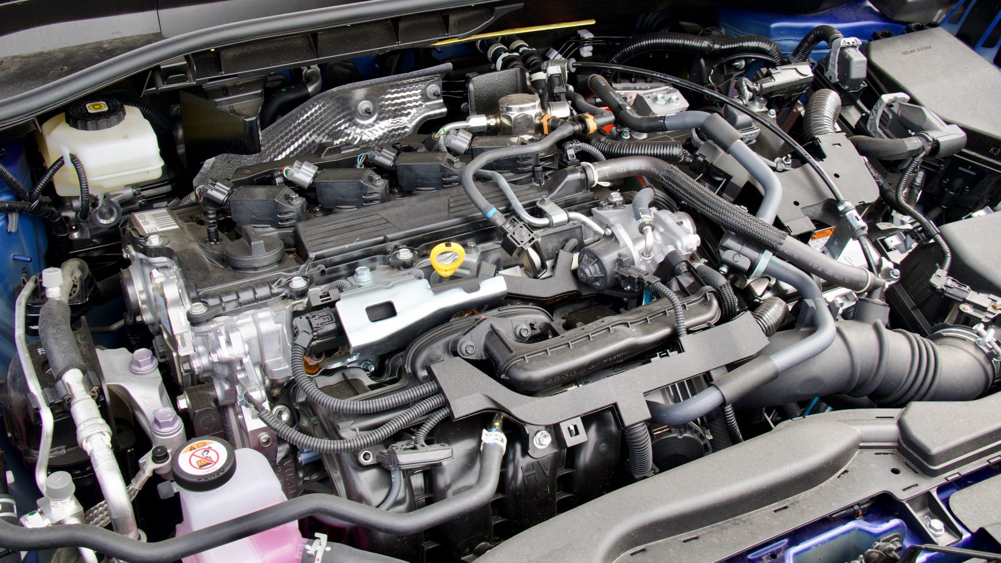 2023 Toyota Corolla Cross Atmos Hybrid Review | DiscoverAuto