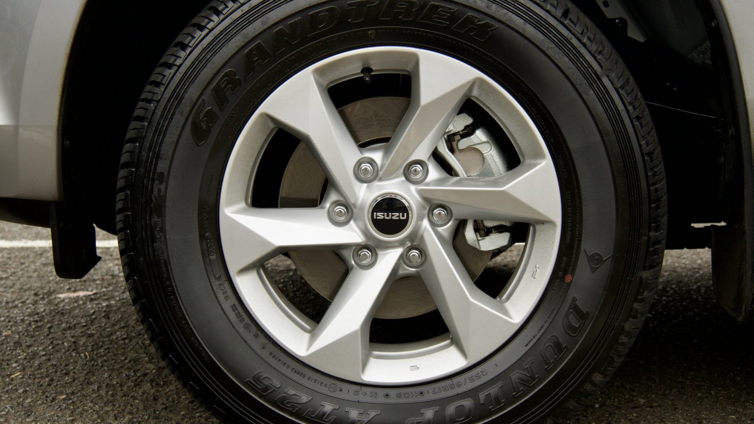 2023 Isuzu MU-X LS-M 4x4 Review | DiscoverAuto