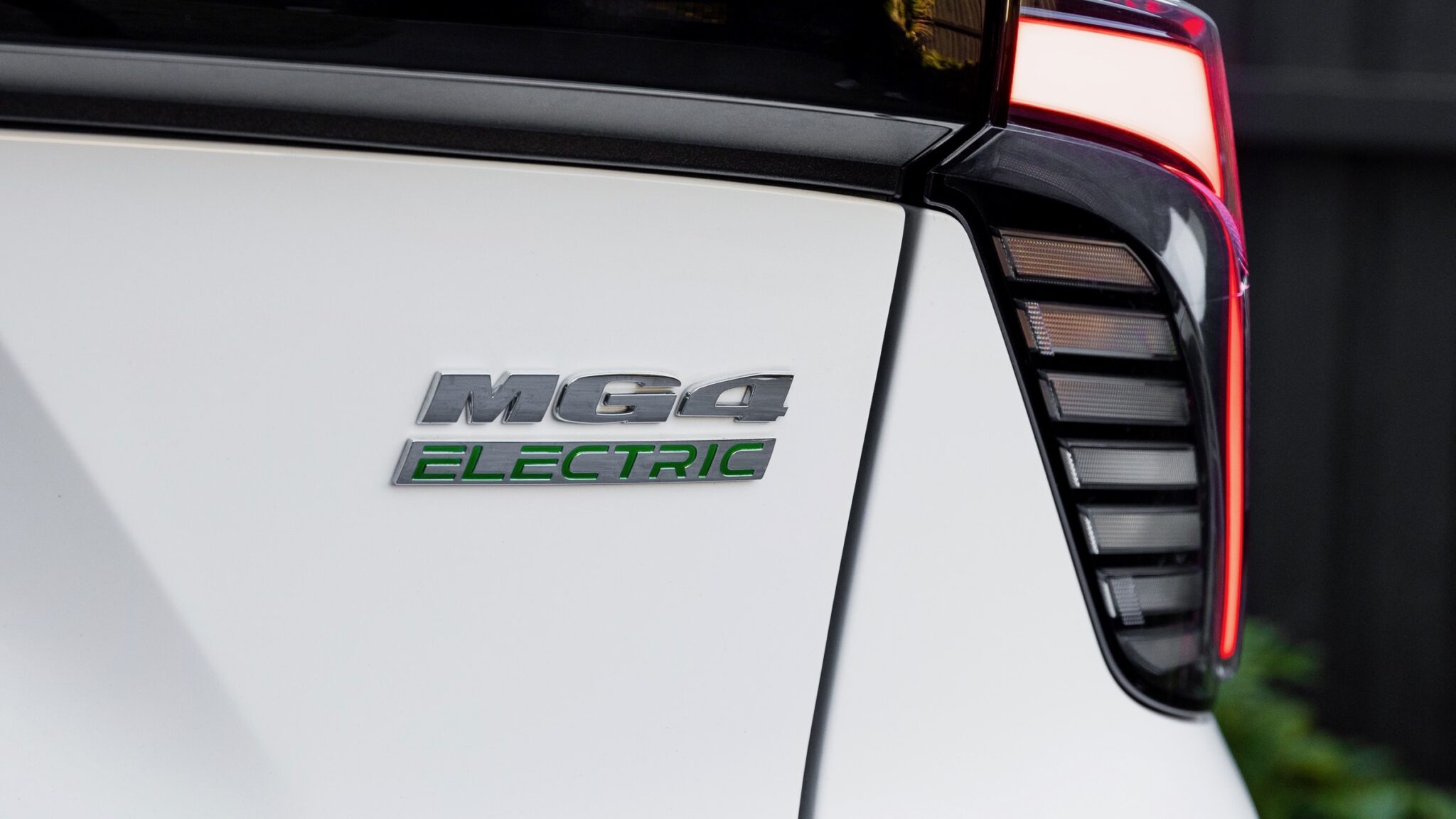 2023 MG 4 Electric Hatchback Launch Review | DiscoverAuto