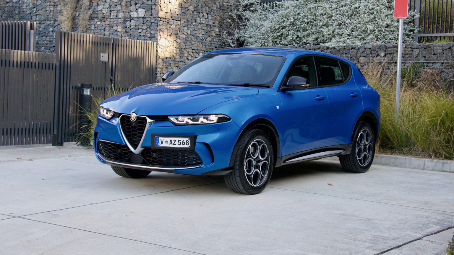 2023 Alfa Romeo Tonale Ti Review | DiscoverAuto