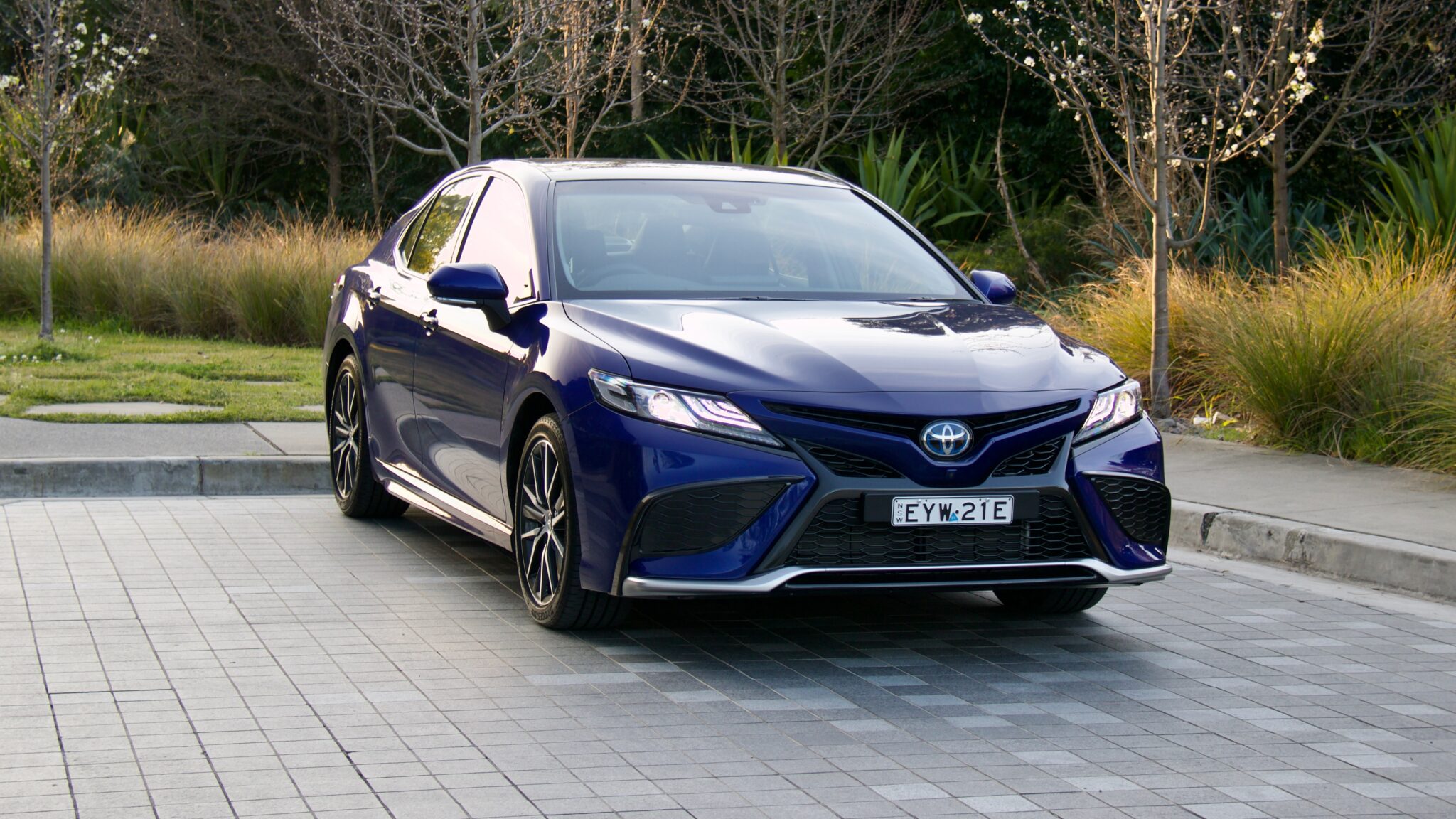 2023 Toyota Camry SL Hybrid Review | DiscoverAuto