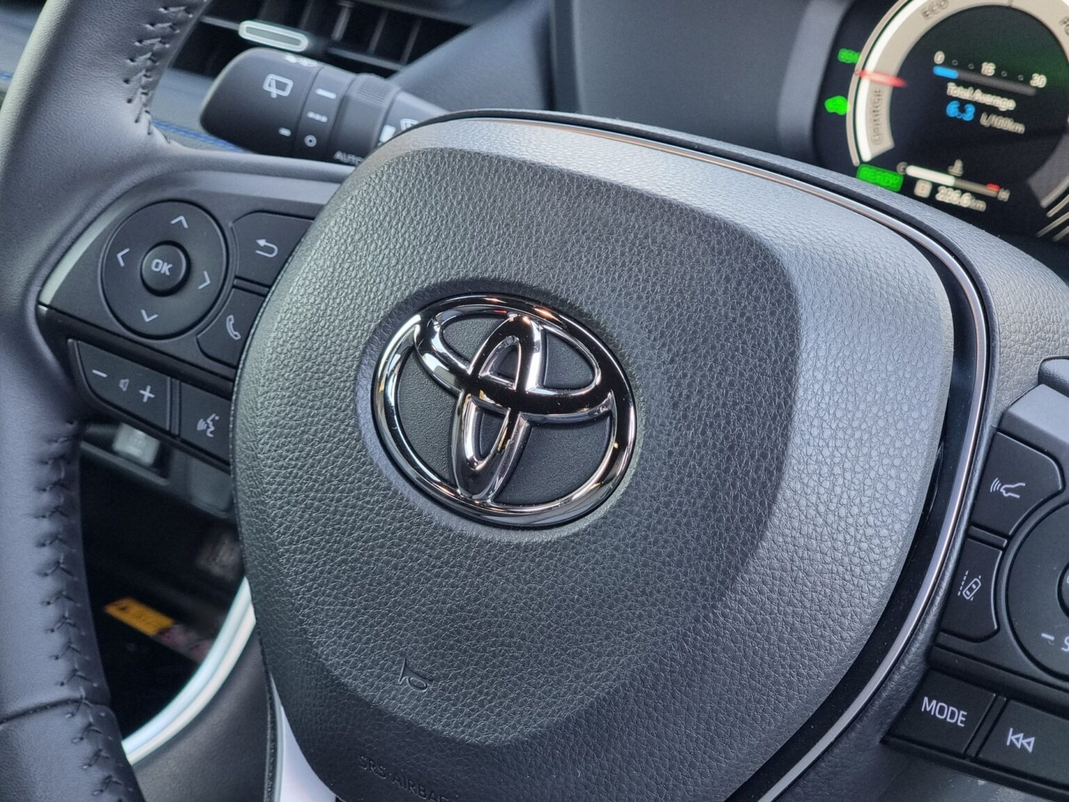 2024 Toyota RAV4 XSE Review | DiscoverAuto