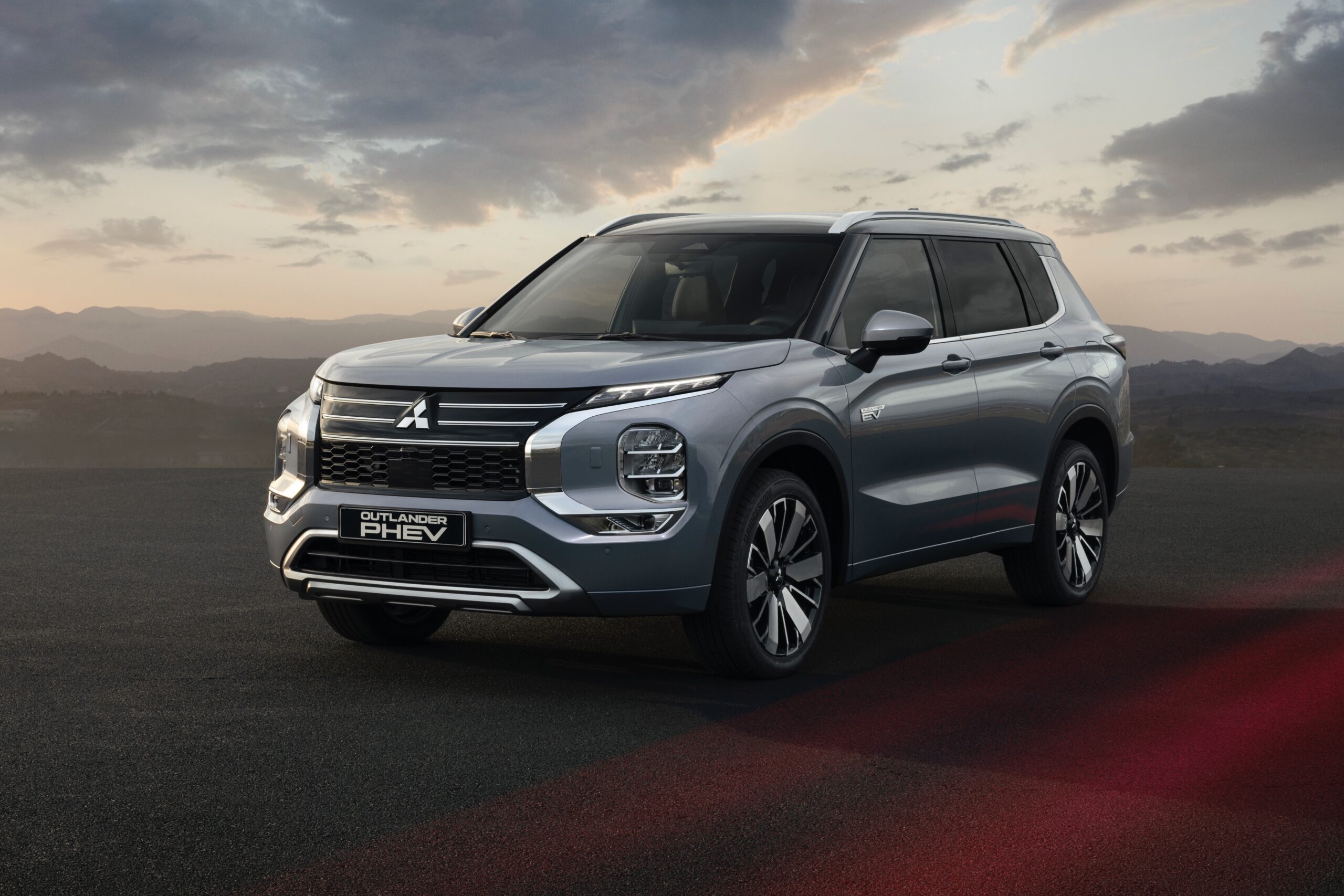 2025 Mitsubishi Outlander PHEV Upgraded with More EV Range | DiscoverAuto